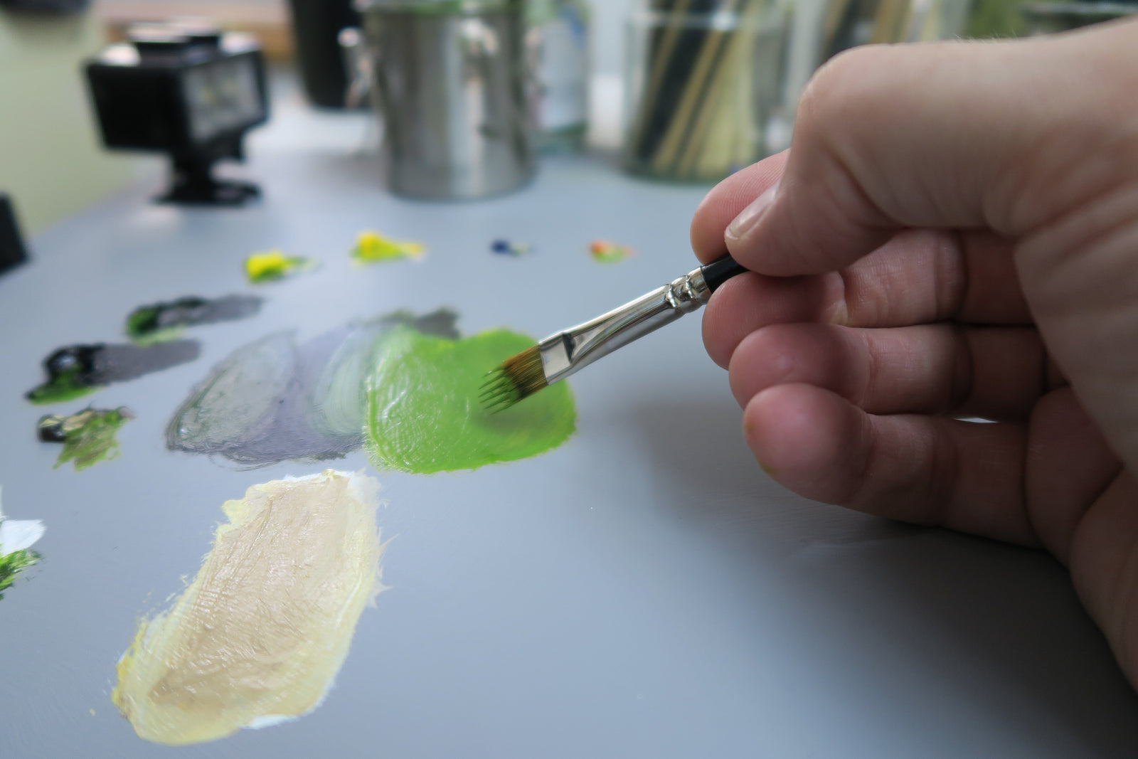 Painting effectively with the Dagger Brush